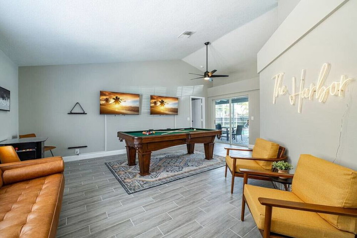 Private Coastal Getaway To Connect And Celebrate - Tarpon Springs, FL