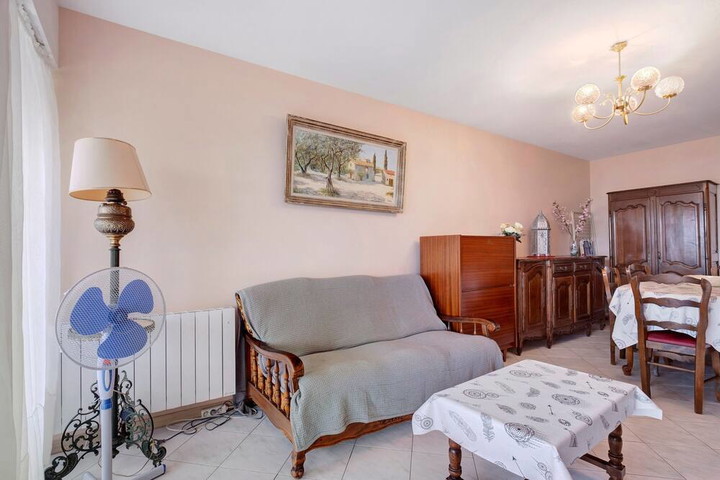 Holiday Home 'Appart - Piscine Et Vue Sur Le Port' With Sea View, Shared Pool And Wi-fi - Menton