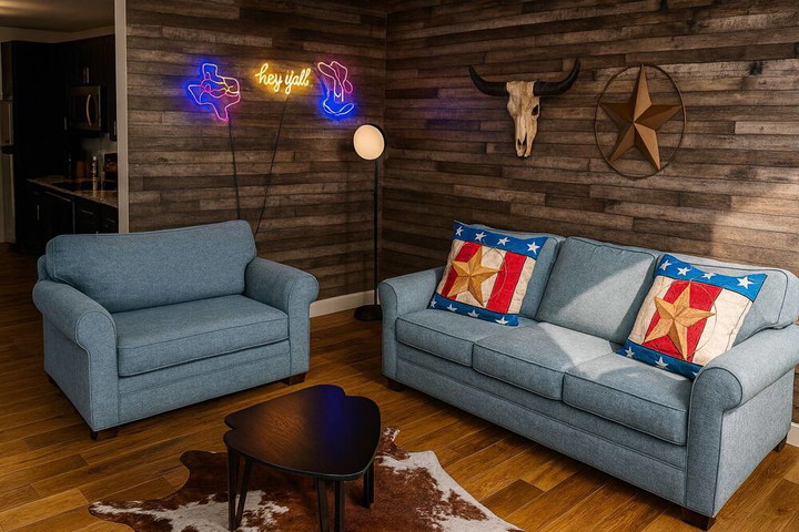 Family-friendly Dallas Getaway With Rooftop Pool, Free Parking & Texas Flair. - Dallas