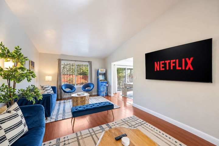Spacious Home  Pool Table  King Suite With Balcony  Private Yard  Garage - Fremont, CA