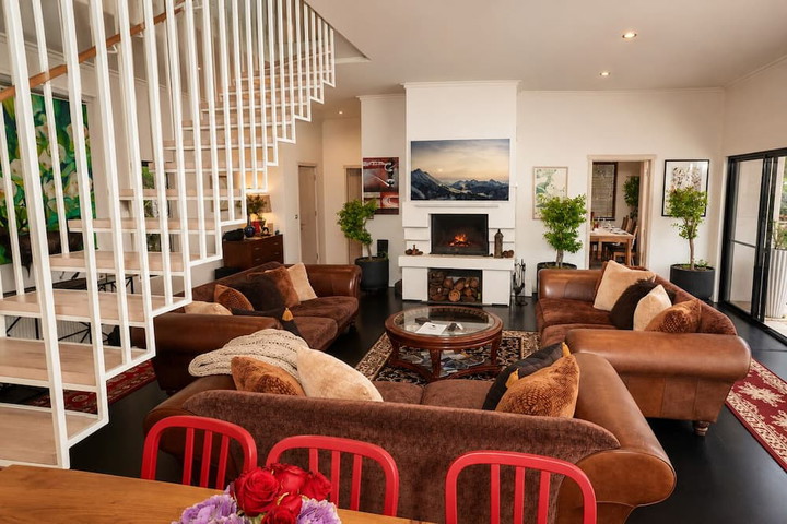 Luxury 4 Queen Bedroom Home With Spa, Sauna & Fireplace -Eagle's Nest Blackheath - Katoomba