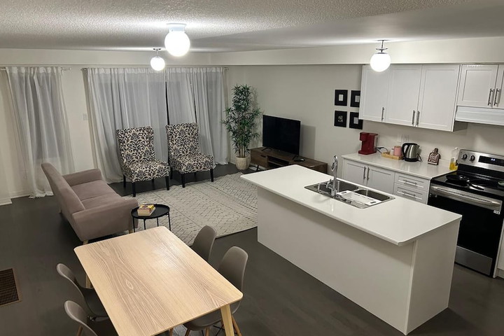 Lakeside Serenity: A Modern 3br Family Getaway - Bowmanville