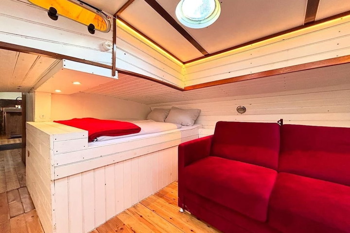 Hausboot Jonathan: Sanftes Schaukeln Statt Alltagsstress - Hamburg