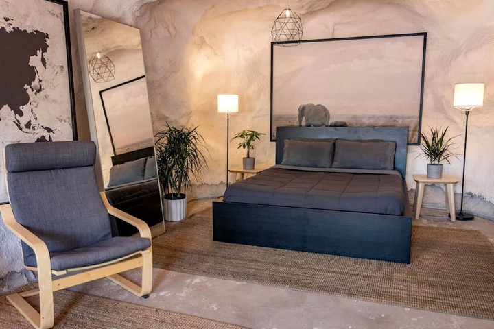 Unique Cave For A Memorable Vacation On A Secluded Ranch By The Colorado River In Moab, Utah - Moab, UT