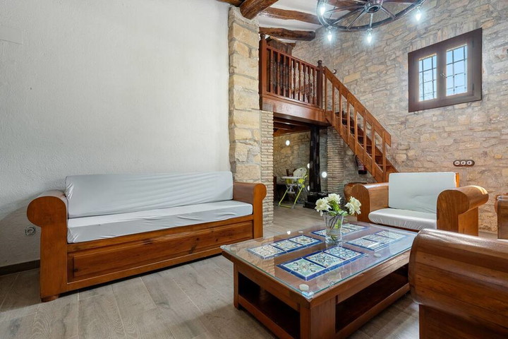 Chalet "Casa De Pedra" Con Vistas A La Montaña, Piscina Compartida Y Wi-fi - Cataluña