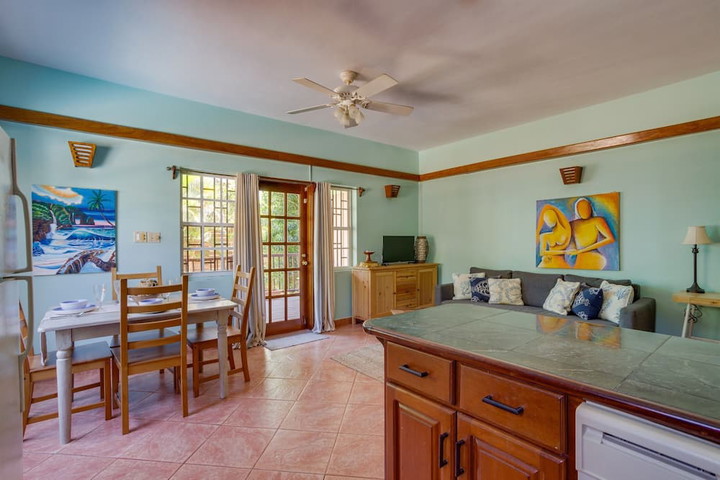 1br Ground Floor Condo: Beach, Pool & Village Central - Placencia