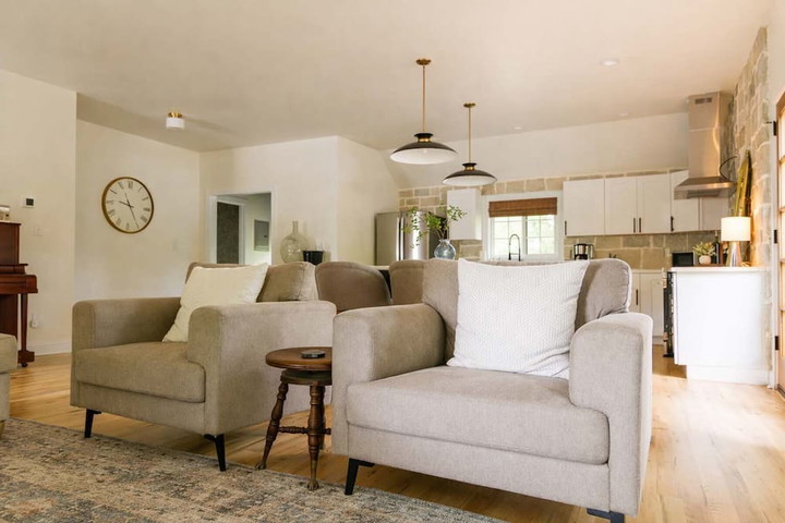 Speakeasy Family Retreat With Skyline Views - Raleigh, NC