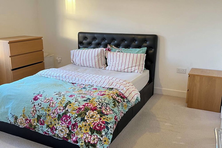 Spacious Family Retreat In Serene Taunton | Sleeps 8 | Near Town & Countryside - Taunton
