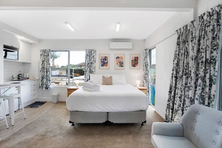 Seaside Escape Is Close To The Beach - Auckland