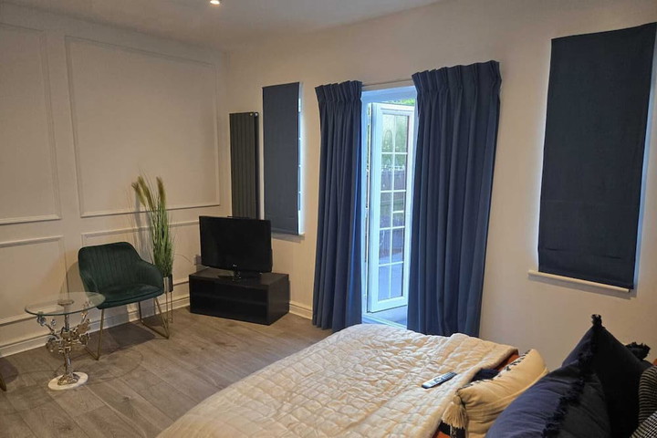 Newly Built Cosy Studio Apartment..perfect For A Single Professional Or Couple - Stevenage