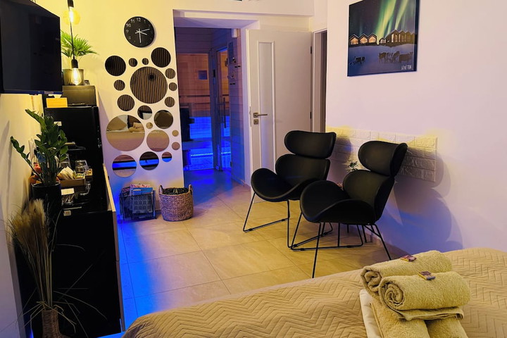 Prague Sauna Studio With Free Sauna, Wifi, Ac, Breakfast - Prag