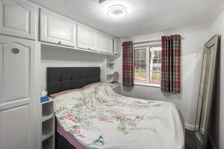 Beautiful 1-bedroom Lodge Horley - 10min Away From Gatwick Airport - Crawley
