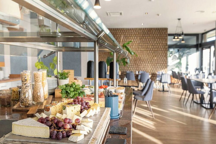 Sleek & Bright Room Near Braunschweig Central Station For Easy City Stays! - Wolfenbüttel