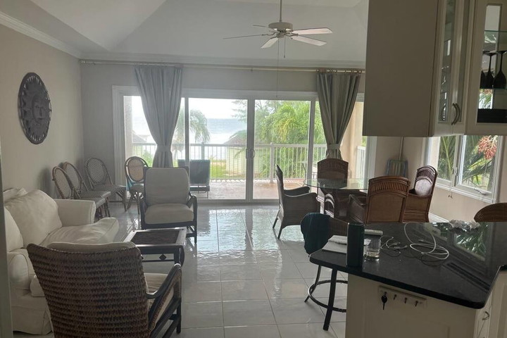 Coral Condominium - Tranquil 2-bedroom Right On Our Private Beach. - Nassau