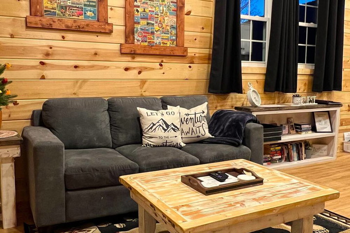 Black Walnut Cottage:  A Romantic Couple's Cabin! - Stanley, VA