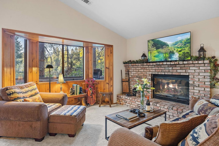 Wraparound Deck + Pine Views | Lake Arrowhead | Cabin By The Enchanting - Lake Arrowhead, CA