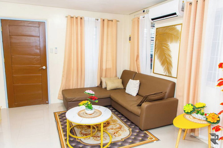 Cozy Up To 16 Guest Near  Aqua Planet & Clark International Speedway - Angeles