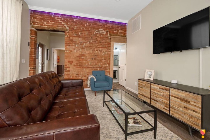 Stylish Townhouse With Game Room, King Suite - Cincinnati, OH