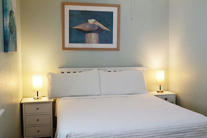 Upgraded Coastal Style · Spacious South-side 1 Bedroom - Bradenton Beach, FL