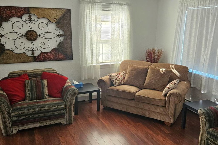 Brilliant 4-bedroom House With Ac In Arvada! Family And Pet Friendly, - Lakewood, CO
