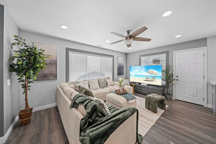 King Bed, Gated Yard, Parking, Ranch, 4br/3bth - Miramar - San Diego