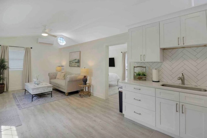 Camden Cottage # 4 - Downtown Stuart - Stuart, FL