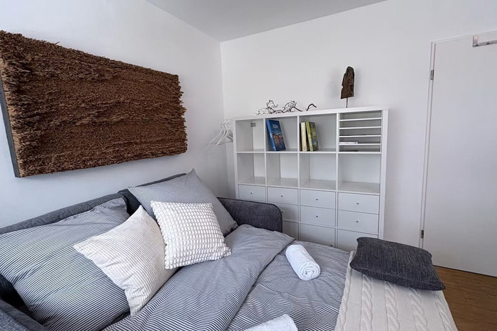 Studio Apartment 'Wohnen Mit Kunst In Koeln' With Wi-fi - Cologne