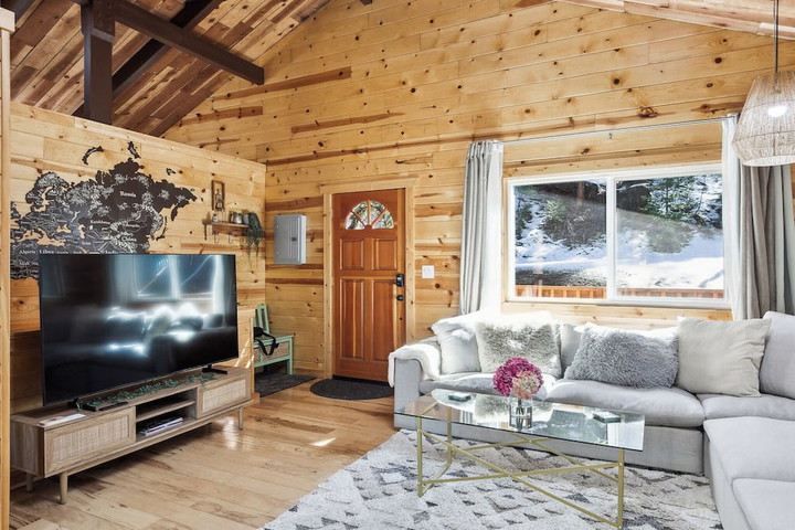 Relaxing Swiss Chalet-style Cabin - Arnold, CA