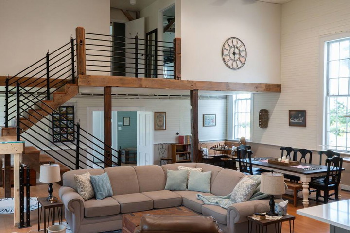 Fabulous 3 Bedroom Historic 1867 Church In Charming Rural Cedar Falls / Denver. - Waterloo, IA