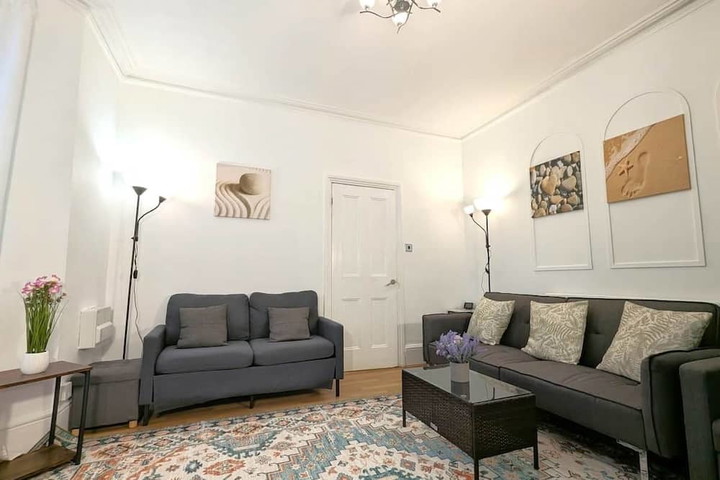 Stylish 5bed Detached Comfort For Crews & Clans - Bedford, Royaume-Uni