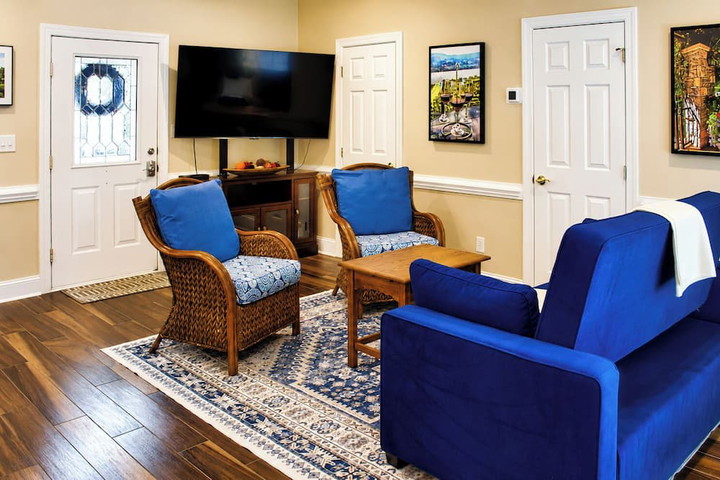 The Cary Retreat  Luxury Cottage In The Heart Of Downtown Cary - Raleigh, NC