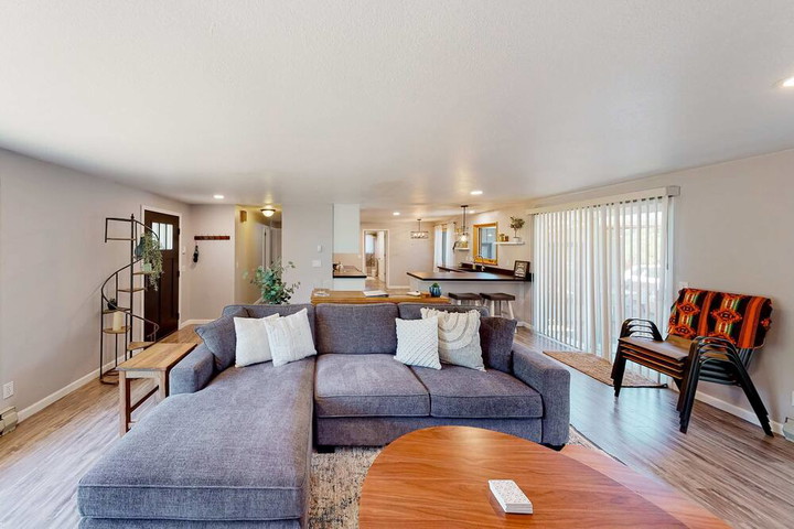Home In Eugene, Walk To University Of Oregon & Hayward Field - Eugene, OR
