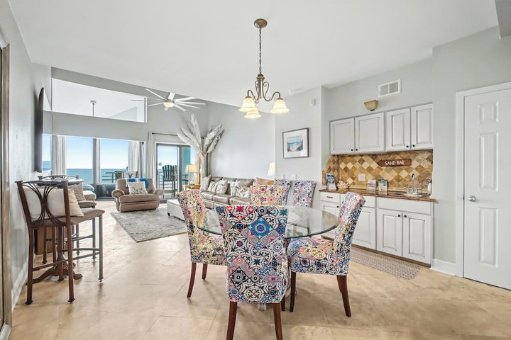Beautiful Gulf View & Pool At Palm Beach Club #240 - Gulf Breeze, FL