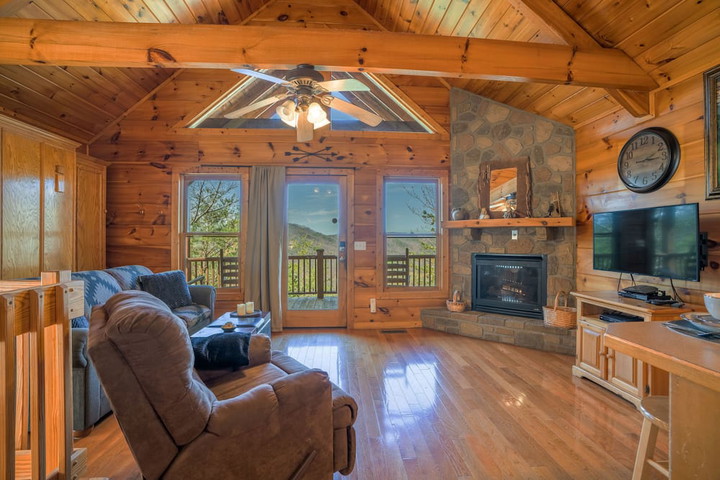 Mountain Life - Beautiful Mountain & Valley View - Hot Tub - Wifi - Townsend, TN