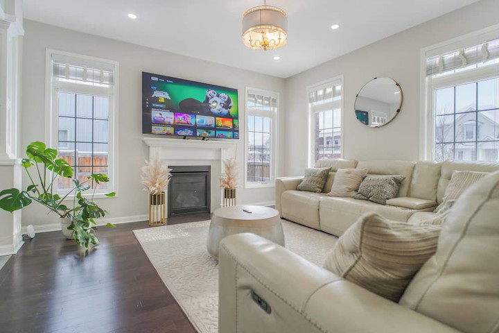 4-bedroom House In Charming Haydon With Fitness Room, Wifi, Ac - Bowmanville