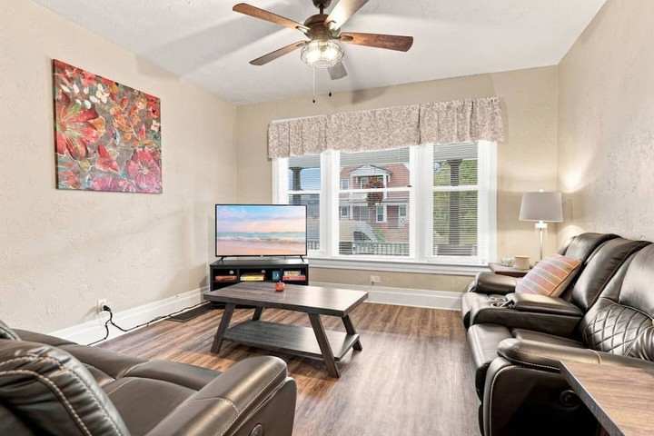 Beautifully Remodeled 3br Home Near Niagara Falls! - Niagara Falls, NY