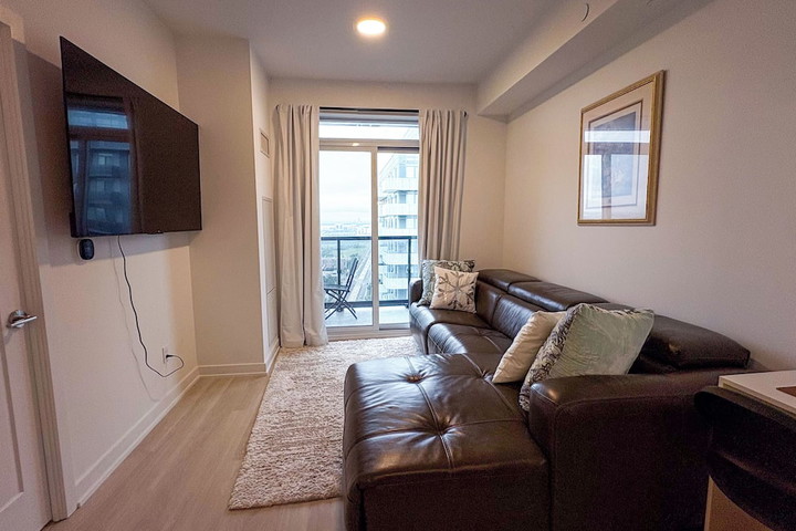 The Chilling Spot Your Private Balcony, A Stylish 1-bedroom, 1-bath Suite. - Brampton