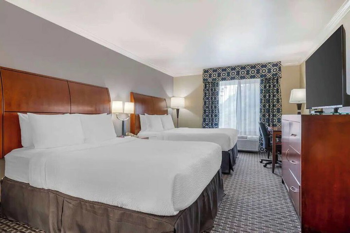 2-queen Room With Pool Access & Free Breakfast | 1.2 Miles To Calm Baby Beach - Dana Point, CA