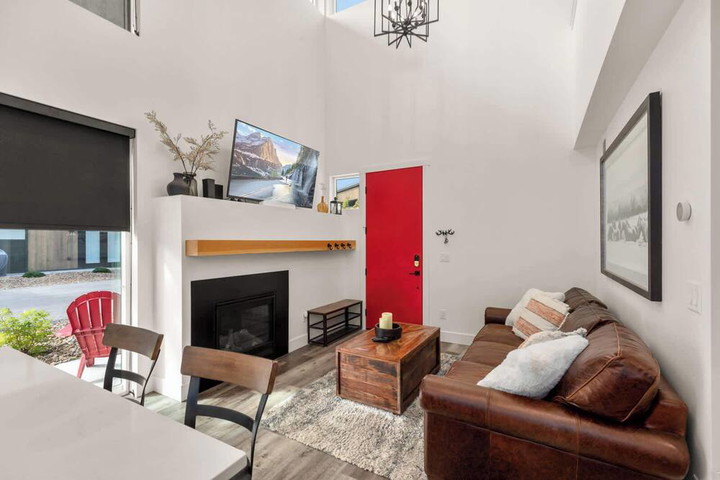 Modern Mountain Townhouse At The Quarry - Whitefish, MT
