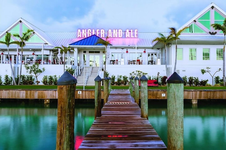 Great Spot For Your Vacation  Costal Charm With 3 Bedrooms And Balcony - Duck Key, FL