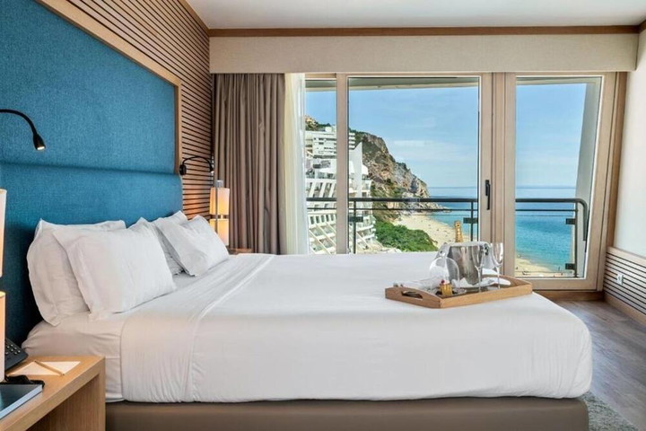 Oceanfront Room W/ Stunning Balcony Views Of The Atlantic | Onsite Pools - Sesimbra