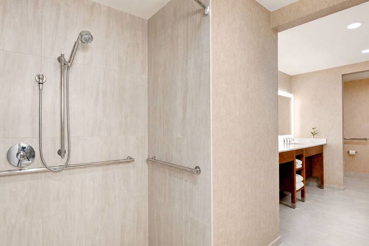 Westin Dallas Escape Near Park Central Mall! Outdoor Pool, Pets Are Welcome! - Dallas, TX