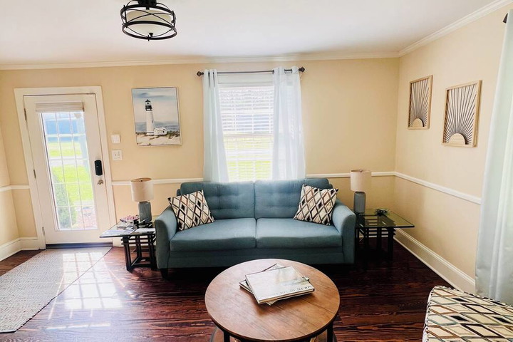 Suite Retreat - 3 Bed Traveler's Cottage W/ Office - Lake Gaston