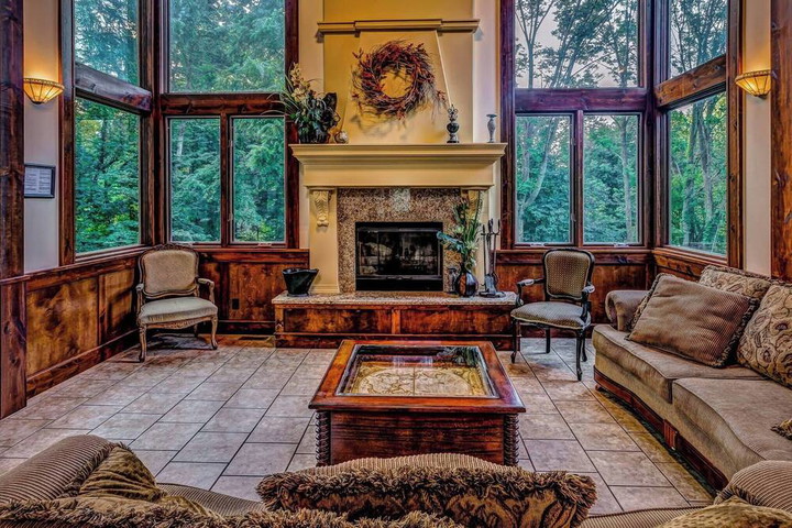 On The Golf Course, Outdoor Kitchen, Hot Tub And So Much More! - Galena, IL