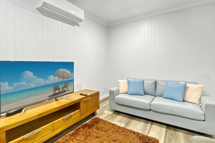 Magnetic Reef Unit 2 - Townsville