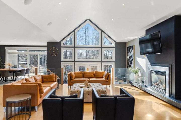 Ottawa`s Finest Mansion | Game Room | Monthly Stays - Ottawa