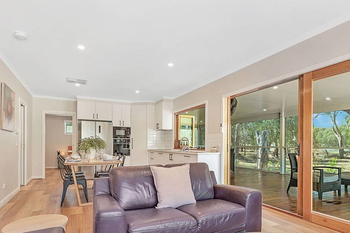 The Rad Shack - Echuca Holiday Homes - Moama