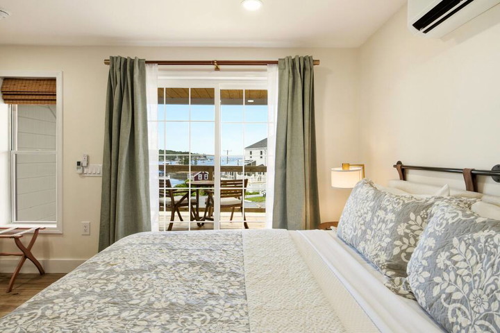 Boothbay Harbor Inn Room 7: Private-entrance King, Covered Harbor Balcony - Boothbay Harbor, ME