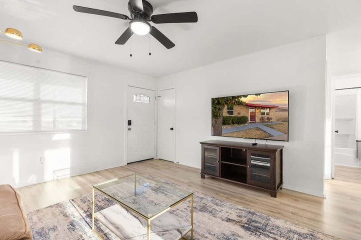 Fenced Backyard | Pets Welcome | Near Fort Cavazos | Work Desk Room - Killeen, TX
