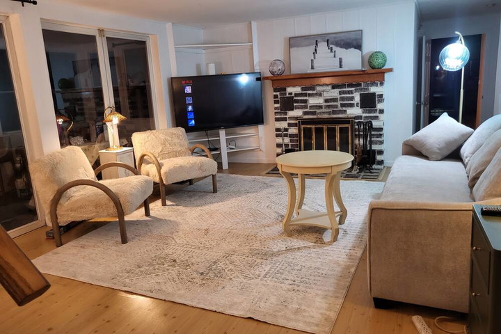 Luxury Lakefront  - Executive, Academic & Remote-work Rental     Furnished - Colchester, CT